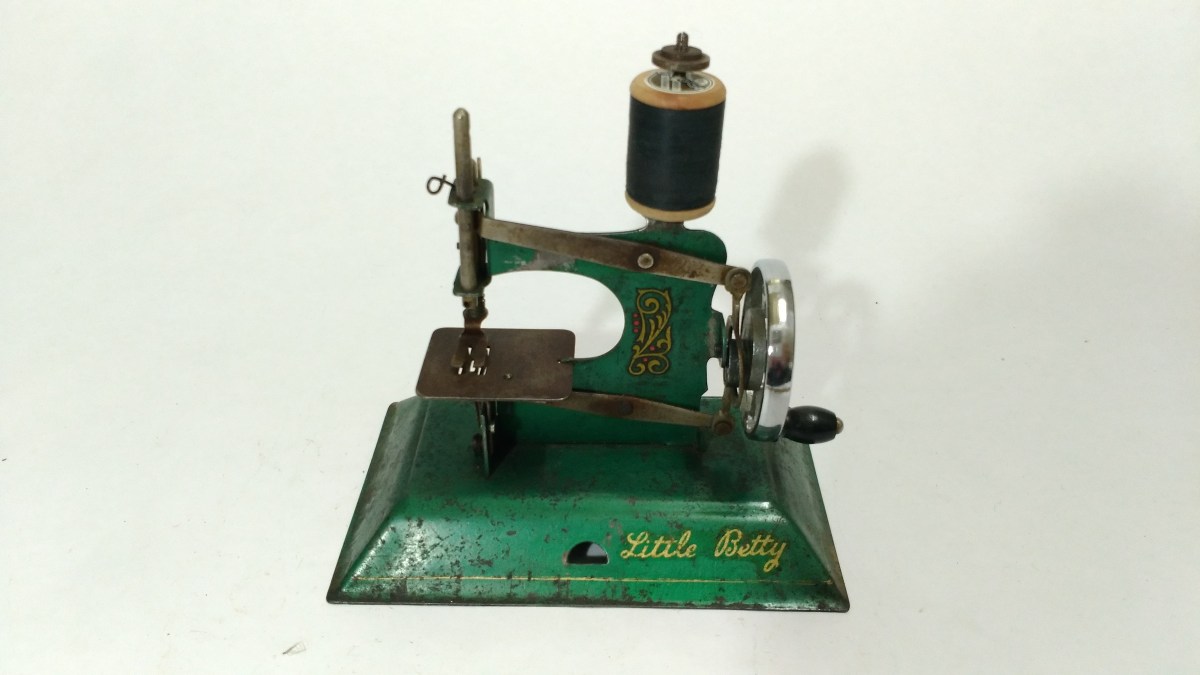 Straco – Toy Sewing Machines